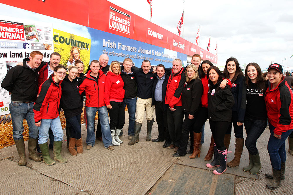 Mooney Clothing: Corporate, Promotional, Safety, Workwear Experts